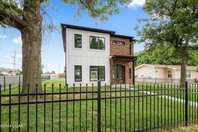 2836 E 15th St, Joplin, MO 64804 - Condo for Rent in Joplin, MO ...