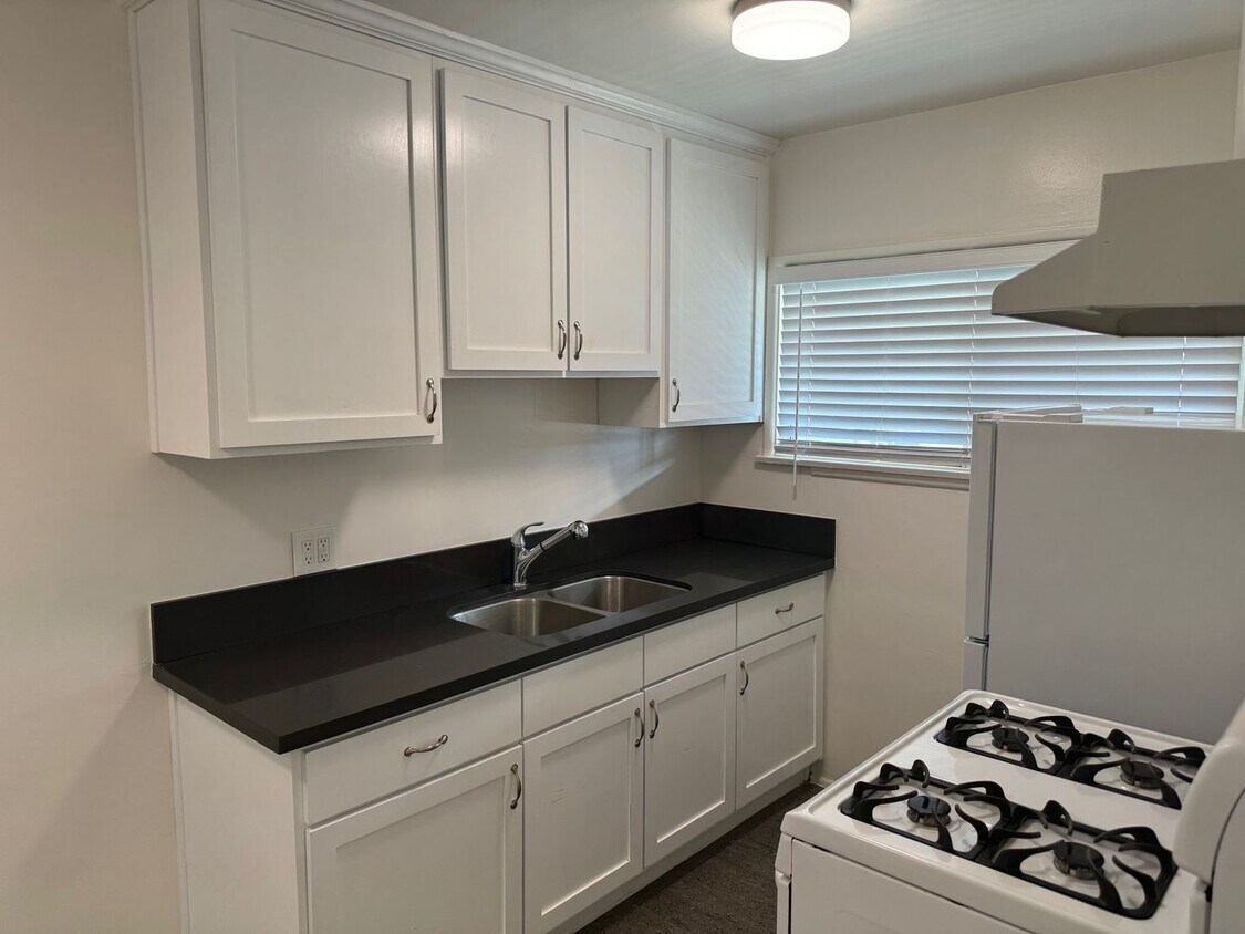 3131 E 15th St Unit 3131 (One time rental), Long Beach, CA 90804 - Room ...