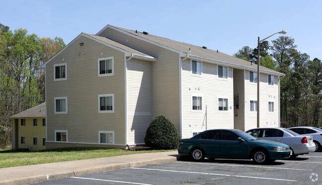 Colonial Ridge Apartments - Colonial Heights, VA | Apartments.com