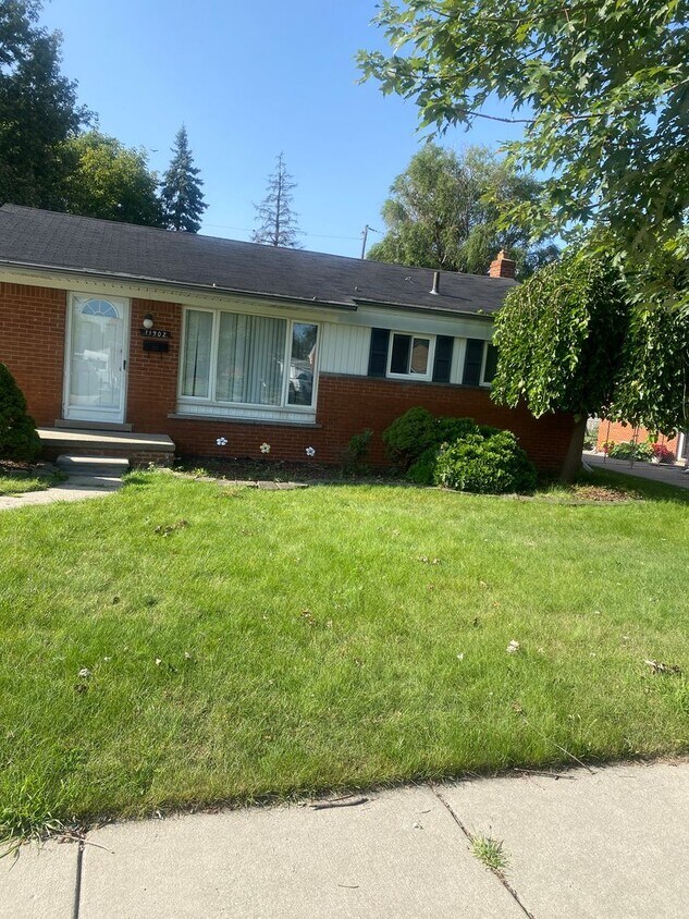 11902 Engleman Rd, Warren, MI 48089 - House Rental in Warren, MI ...