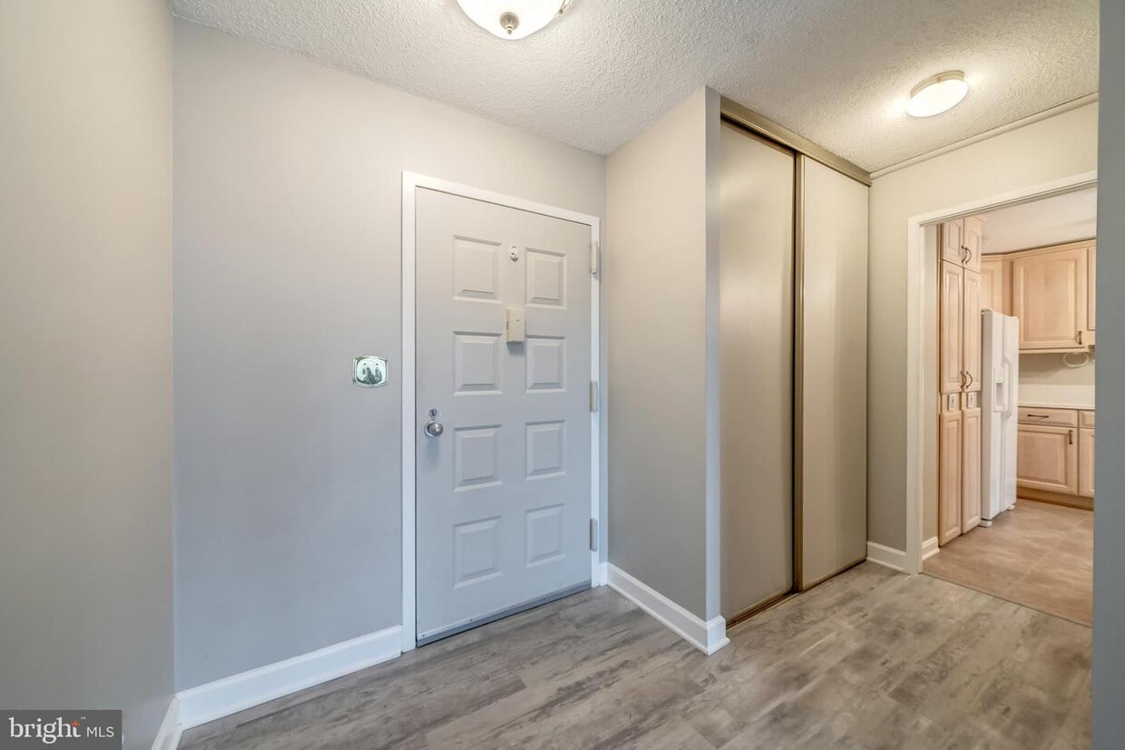 8380 Greensboro Dr Unit 721, McLean, VA 22102 - Room for Rent in McLean ...