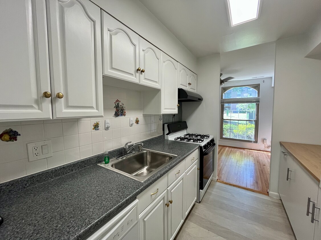 8304 Tobin Rd Unit 11, Annandale, VA 22003 - Condo for Rent in ...