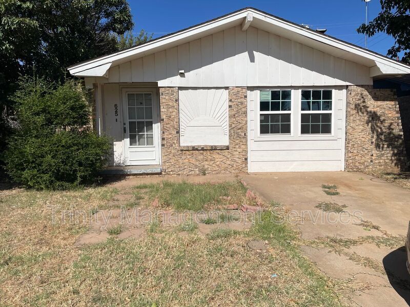 625 Windsor Dr, Altus, OK 73521 - House Rental in Altus, OK | Apartments.com
