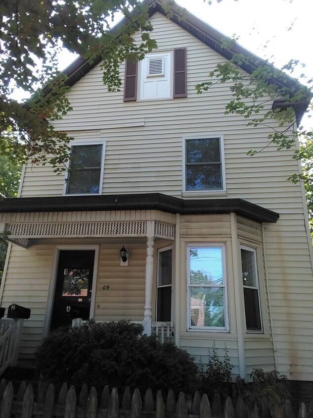 209 Stevens Ave Unit #3, Portland, ME 04102 - Apartments in Portland ...