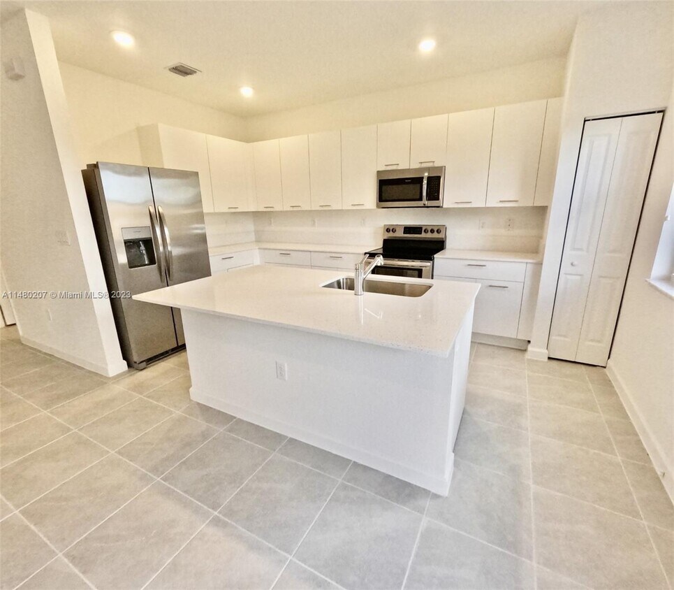 12517 NW 23rd Ave, Miami, FL 33167 - Townhome Rentals in Miami FL ...