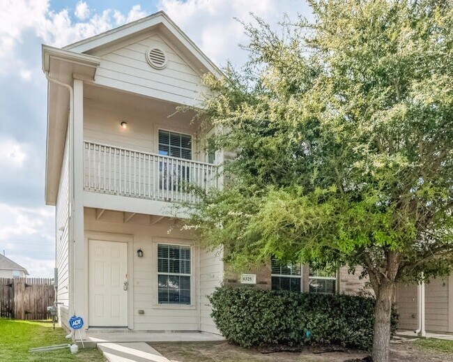 6325 Mountain Pines Ln - House Rental in Katy, TX | Apartments.com