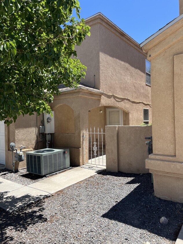 621 Little Wings Loop SW, Los Lunas, NM 87031 - Townhome Rentals in Los Lunas NM | Apartments.com