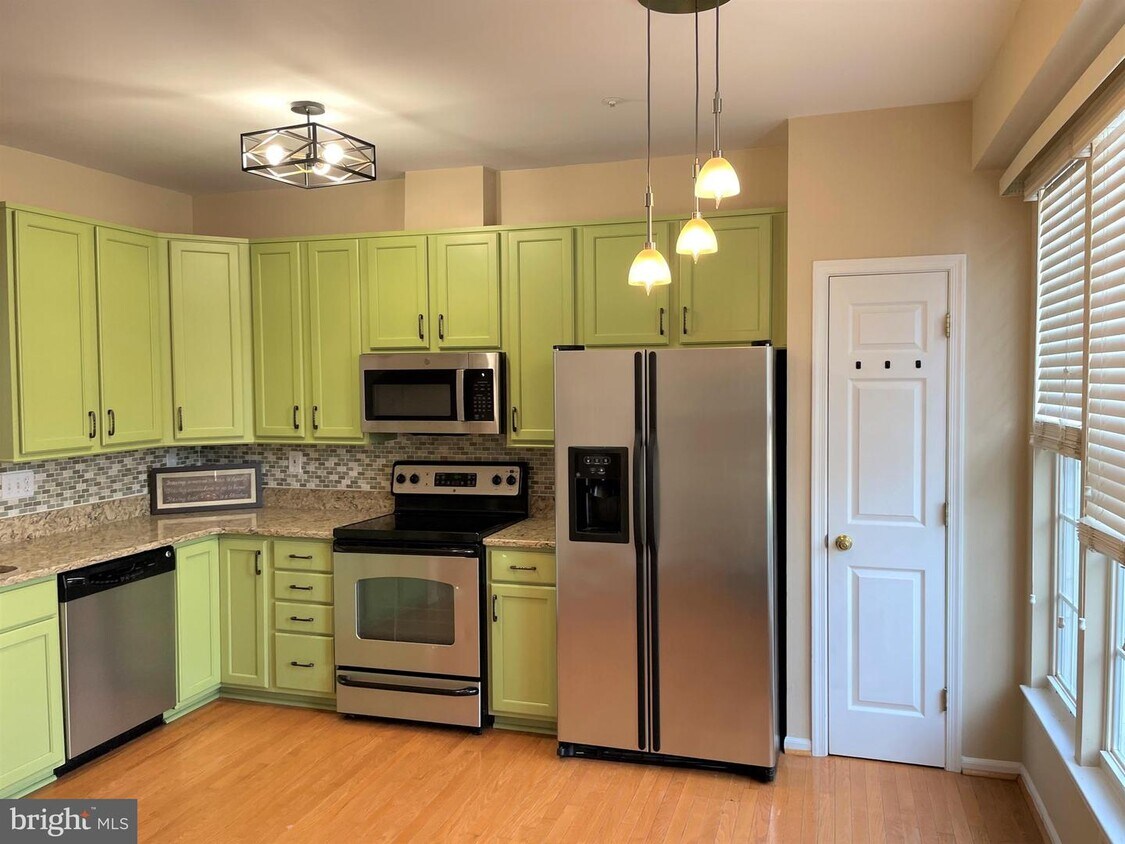 2515 Dog Leg Ct, Crofton, MD 21114 - Townhome Rentals in Crofton MD ...