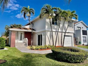 Fontainebleau Park West Villas Apartments for Rent with a Walk-In Closet - Miami, FL - Updated ...