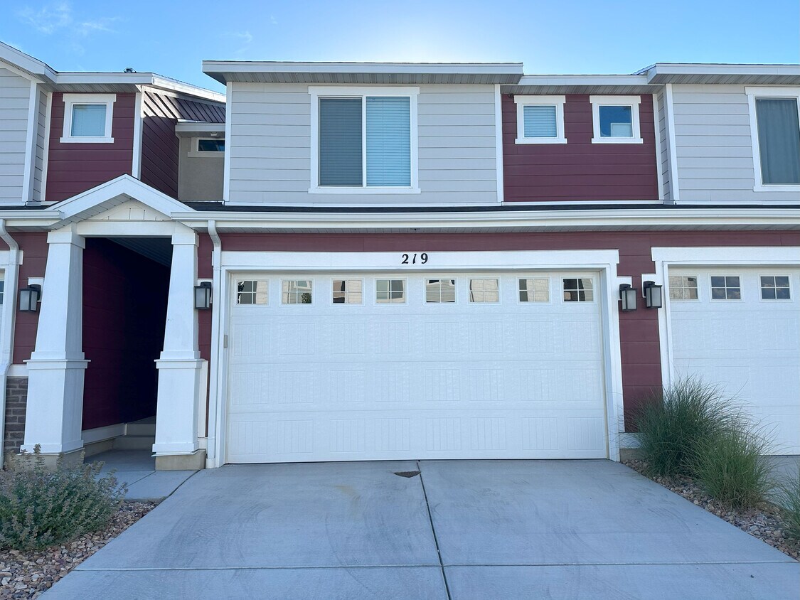219 N Offshore Ct, Lehi, UT 84045 - Townhome Rentals in Lehi UT ...