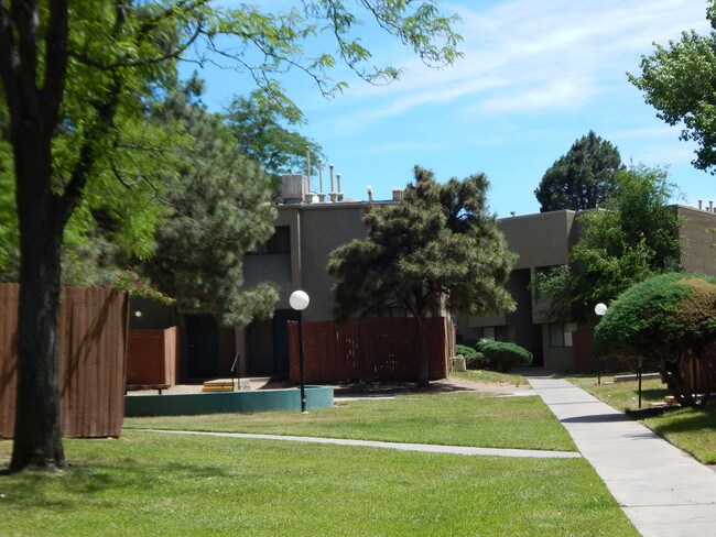 Sun Plaza Apartments - Albuquerque, NM | Apartments.com