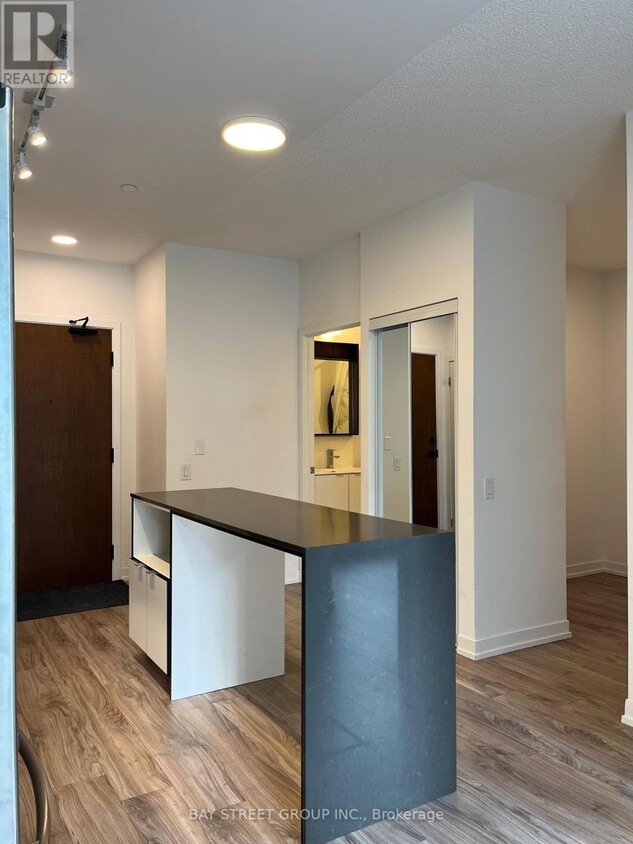 4065 Confederation Pkwy Unit 517, Mississauga, ON L5B 0L4 - Apartment ...