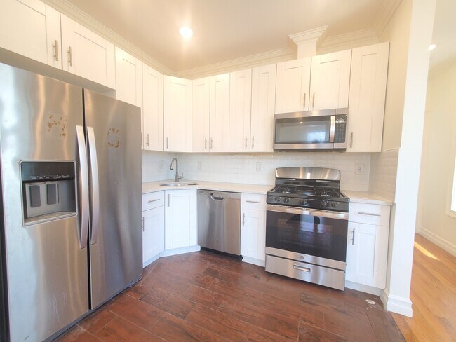 Droyer's Point Apartments for Rent with Extra Storage - Jersey City, NJ ...