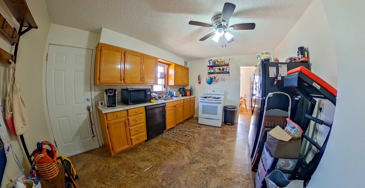 1400 Legore Ln, Manhattan, KS 66502 - House Rental in Manhattan, KS ...