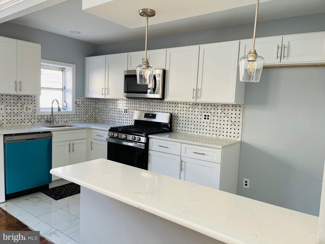 1235 Greeby St, Philadelphia, PA 19111 - Townhome Rentals in ...