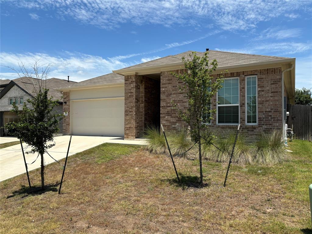 587 Leadtree Loop, Mustang Ridge, TX 78610 - House Rental in Mustang ...