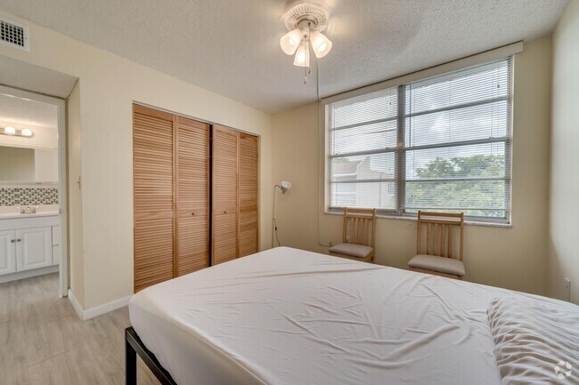 Pine Island Ridge Apartments for Rent with Extra Storage - Davie, FL ...