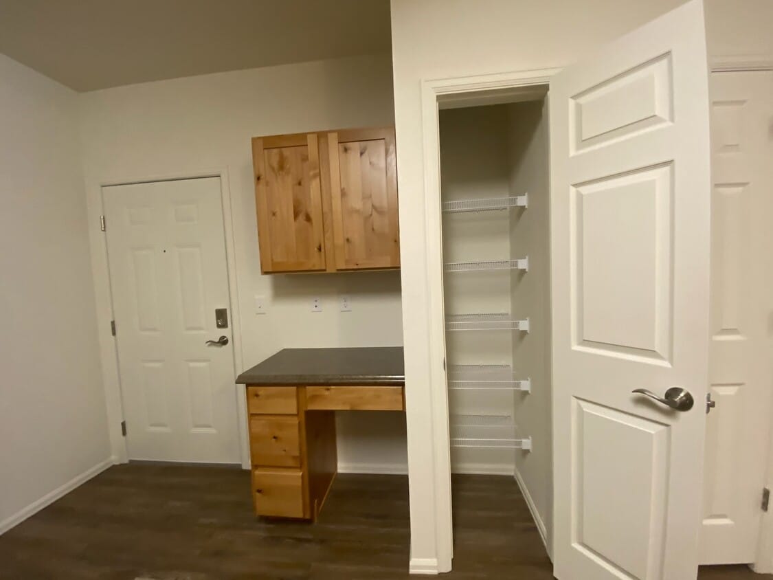 Fossil Ridge Apartments - 6910 Steeplechase Dr Windsor, CO 80550 ...