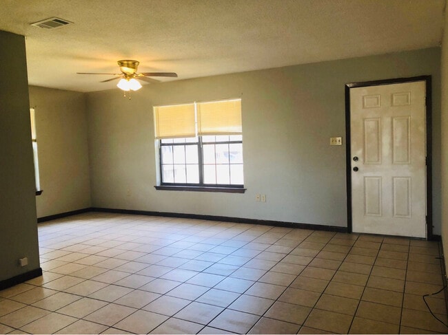 121 Via Don Ray Rd, Long Beach, MS 39560 - Townhome Rentals in Long ...