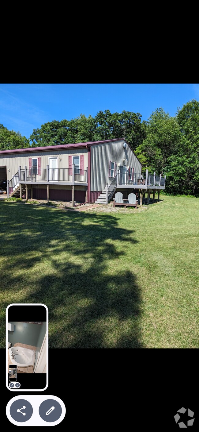 New Apartments for Rent with Yard in Roselawn IN