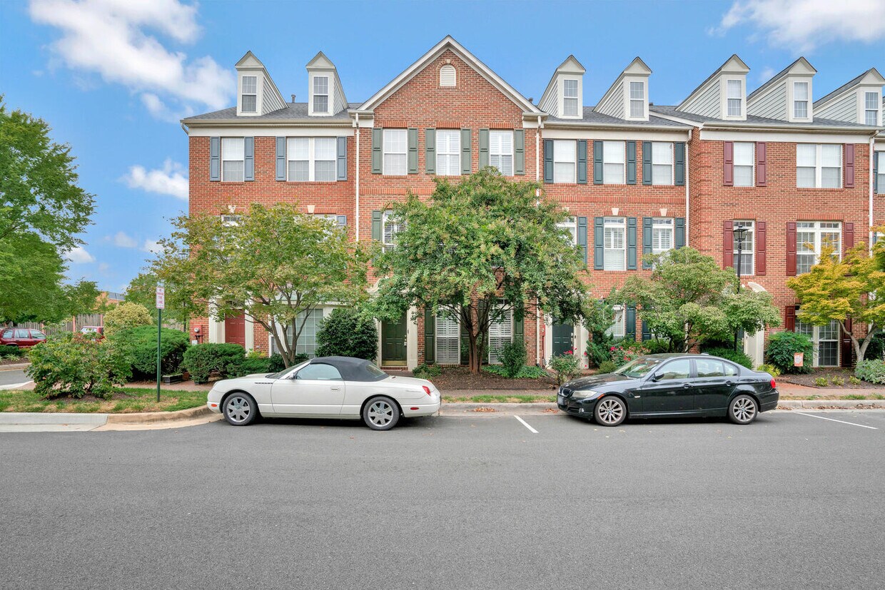 715 Scarburgh Way, Alexandria, VA 22314 - Townhome Rentals in ...