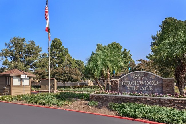 Birchwood Village Apartment Homes Brea Ca Apartments