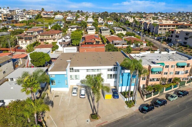 Jordana Manor Apartments for Rent with a Walk-In Closet - San Diego, CA - Updated Today ...