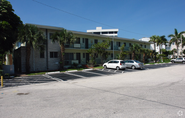 Indian Creek Golf Club Island Apartments for Rent with Hardwood Floors - Miami Beach, FL - 6 ...