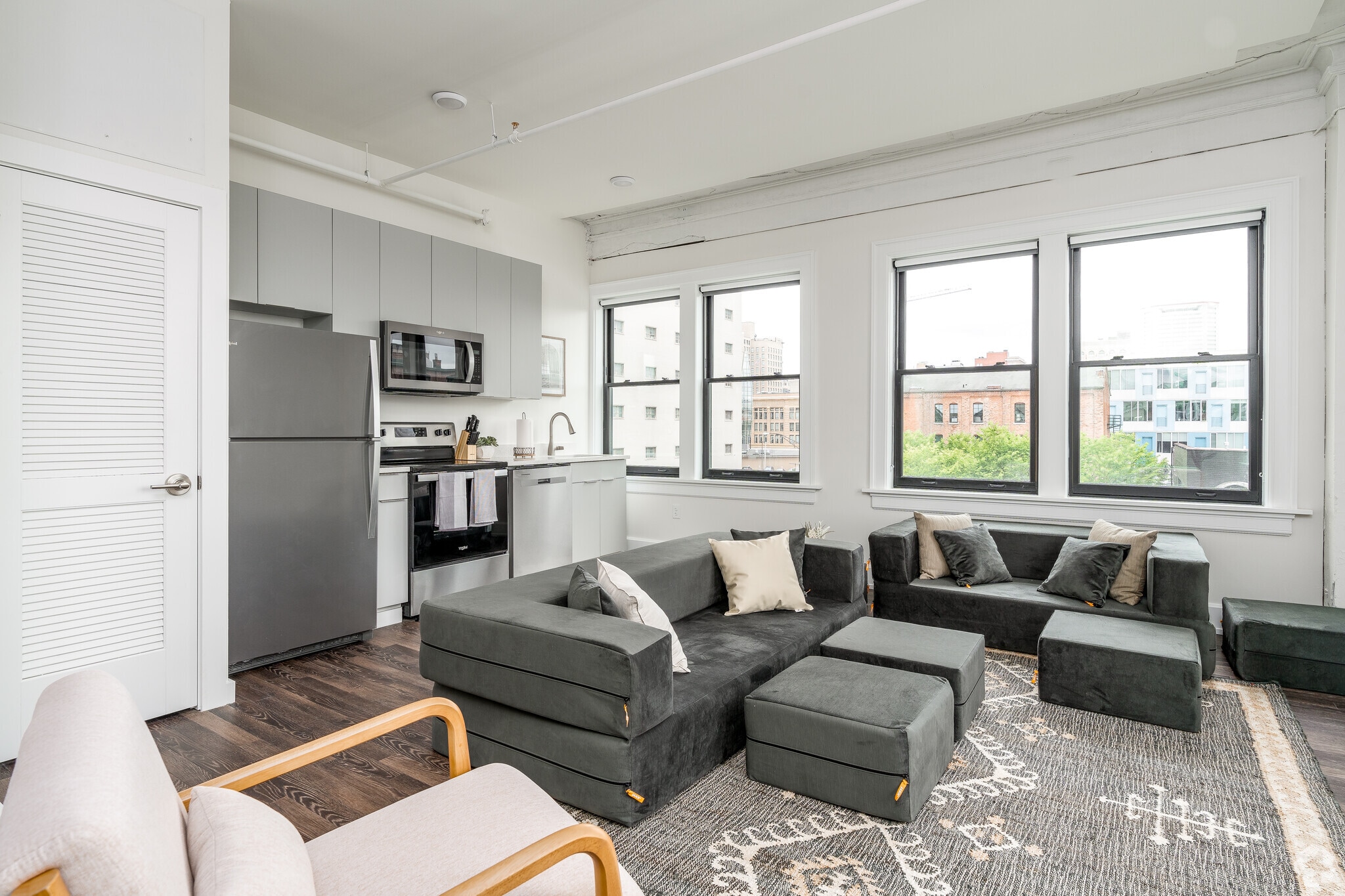 The Standard @ 174 E Long Street - 174 E Long St Columbus, OH 43215 ...