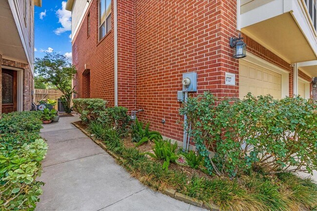 1727 Stacy Crest, Houston, TX 77008 - Condo for Rent in Houston, TX ...