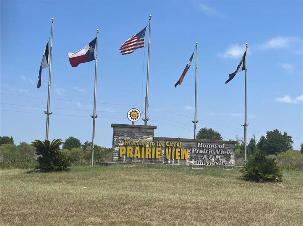 140 Henderson St, Prairie View, TX 77445 - Room for Rent in Prairie ...