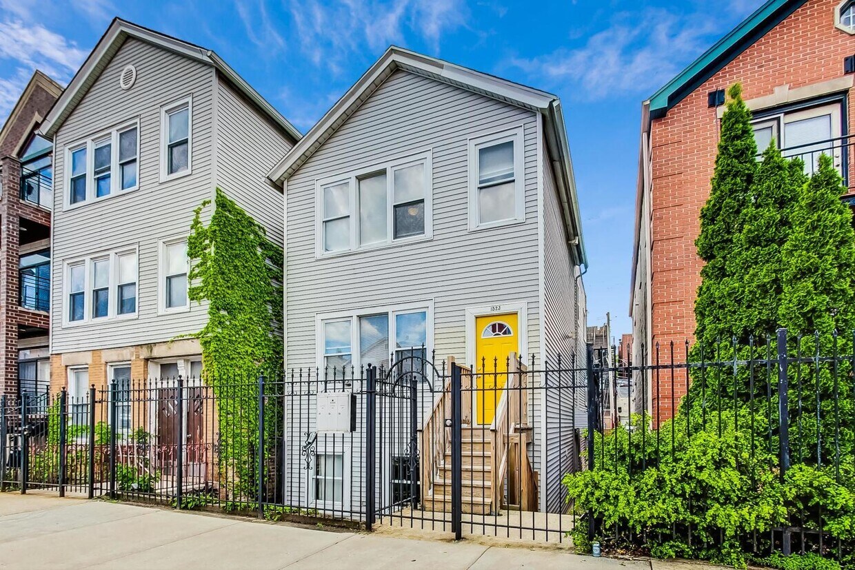 1523 W Augusta Blvd, Chicago, IL 60642 - House Rental in Chicago, IL | Apartments.com