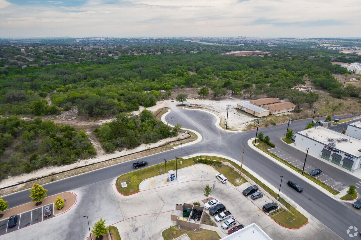 Potranco Commons Apartments - 202 W Loop 1604 W San Antonio, TX ...