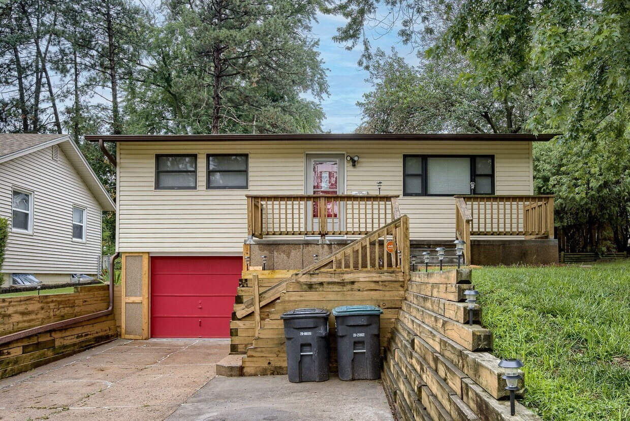 1230 Cole Creek Dr, Omaha, NE 68114 - House Rental in Omaha, NE ...