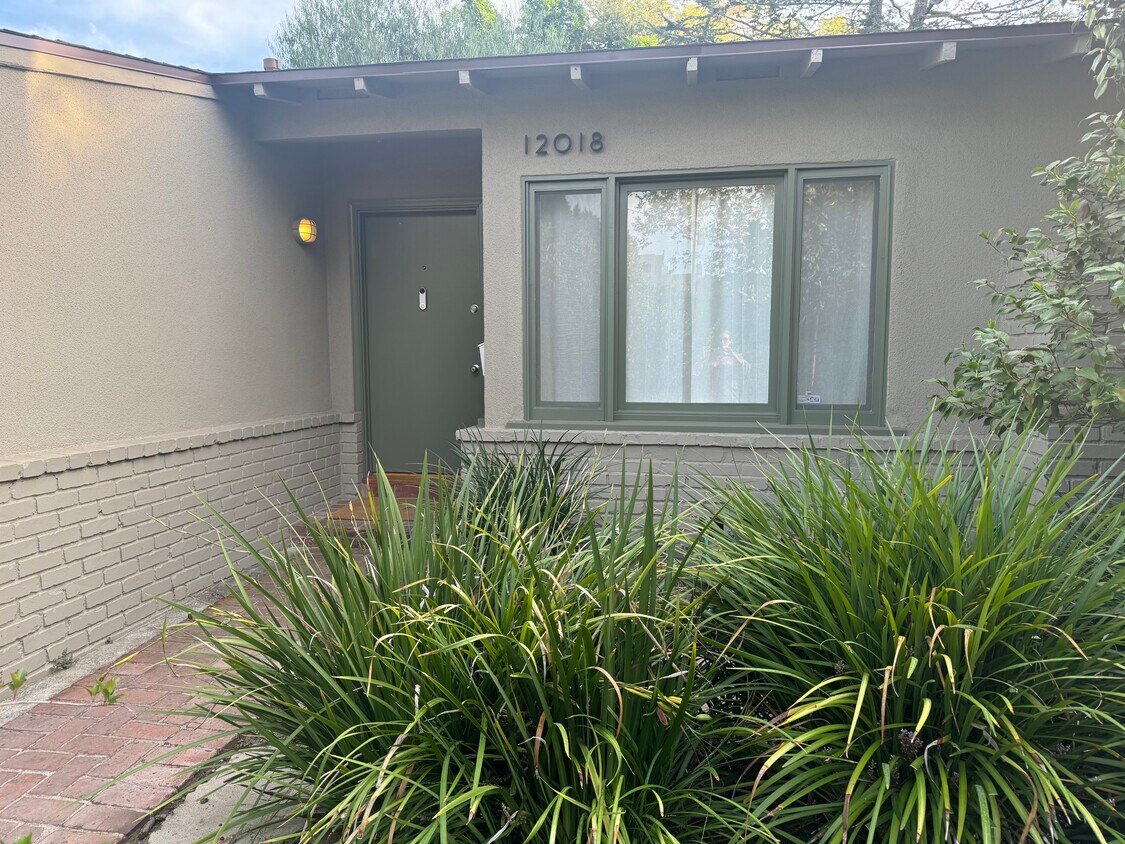 12018 Hartsook St Valley Village, CA 91607 - Alquileres en Valley ...