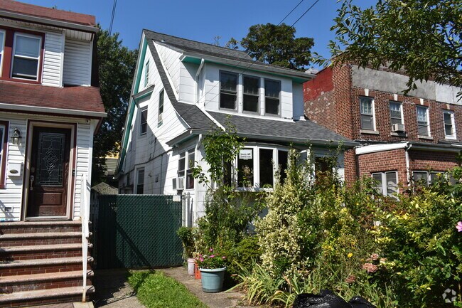 Southeast Queens Apartments for Rent with High Ceilings - Queens, NY ...