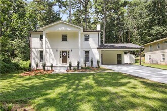 Riderwood Estates Apartments for Rent with a Yard - Decatur, GA ...