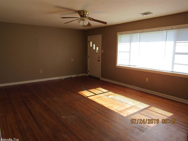 2021 Jefferson, Conway, AR 72032 - House Rental in Conway, AR ...