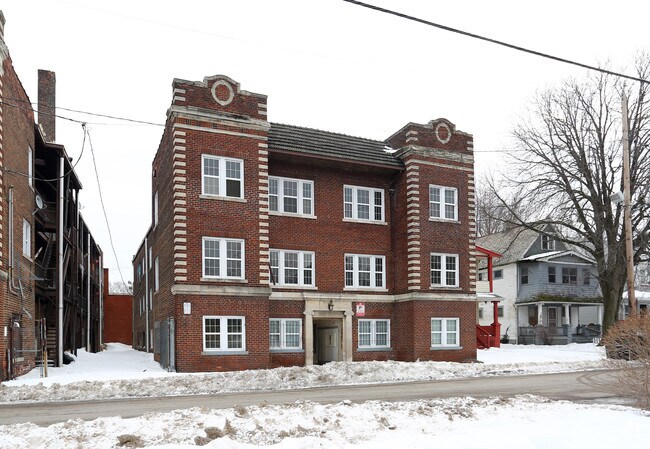Shaker Square Plaza Apartments - Cleveland, OH | Apartments.com