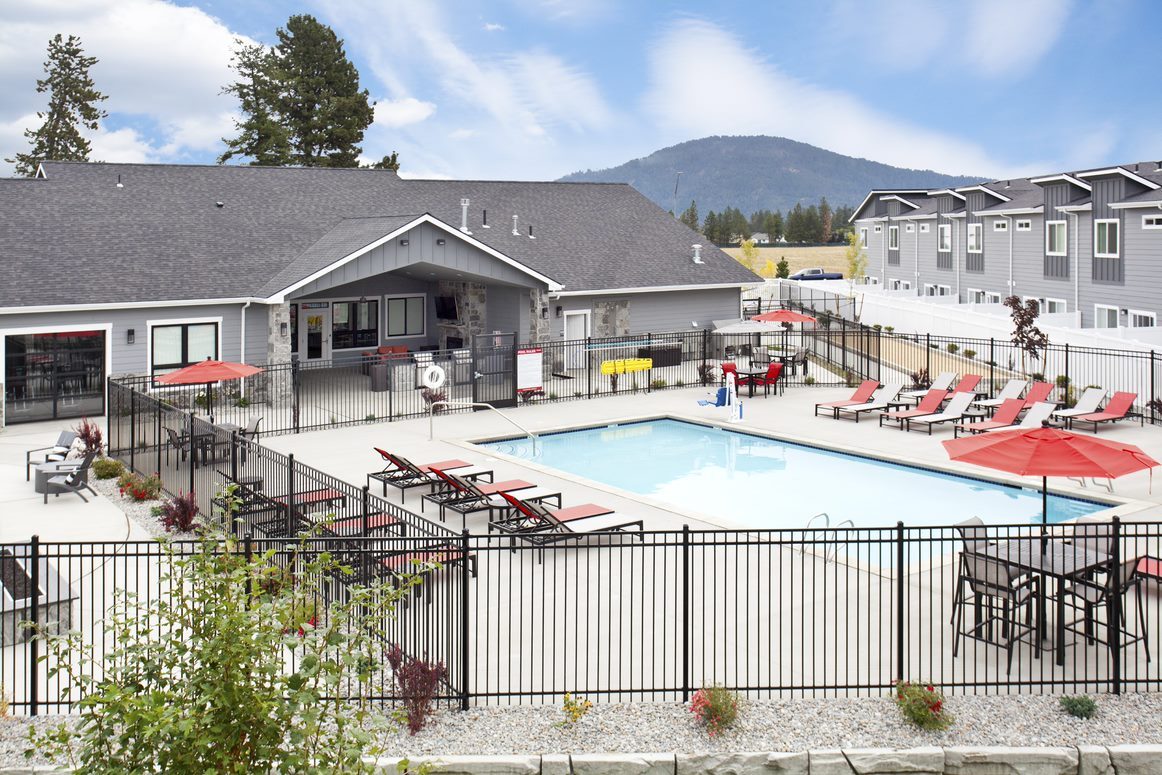 Prairie Pointe Apartments & Townhomes Apartments - 1586 W Switchgrass ...