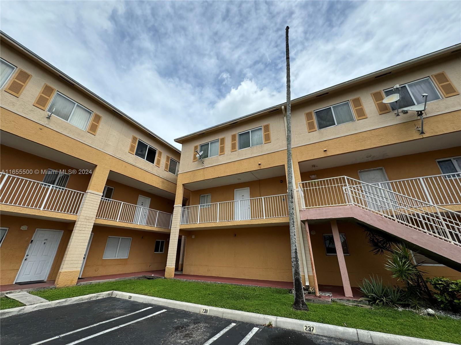 6235 Sw Kendale Lakes Cir Unit 243, Miami, FL 33183 - Room for Rent in ...