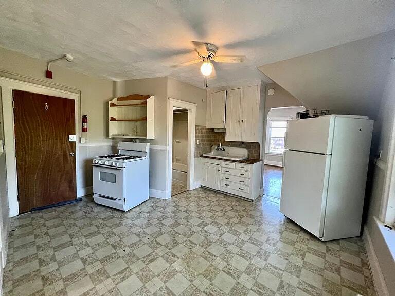 231 Cato St Unit 5, Woonsocket, RI 02895 - Room for Rent in Woonsocket ...