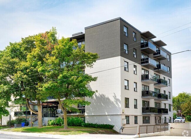 Bathurst Manor Apartments for Rent - Toronto, ON - 44 Rentals ...