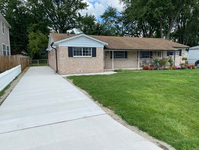 1073 Arthur Dr, Troy, MI 48083 - Townhome Rentals in Troy MI ...