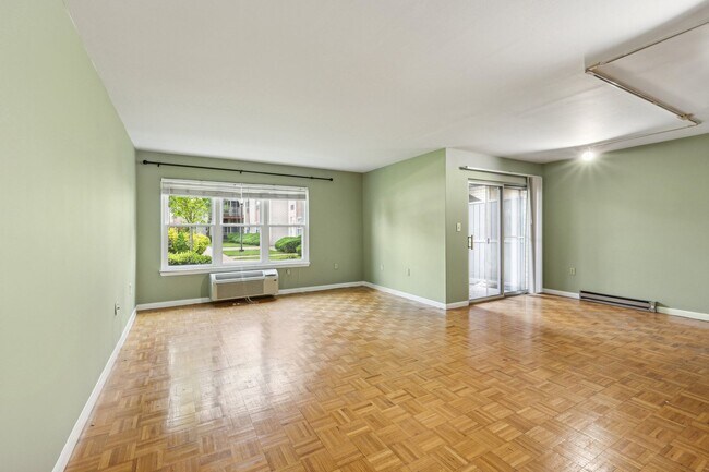 1111 River Rd Unit # C6, Edgewater, NJ 07020 - Room for Rent in ...