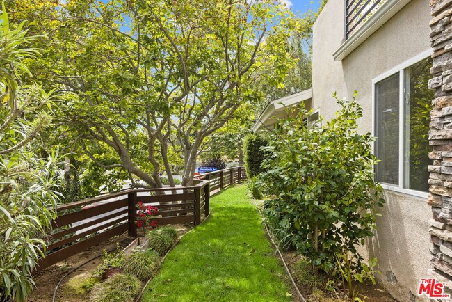 907 Las Pulgas Rd, Los Angeles, CA 90272 - House Rental in Los Angeles ...