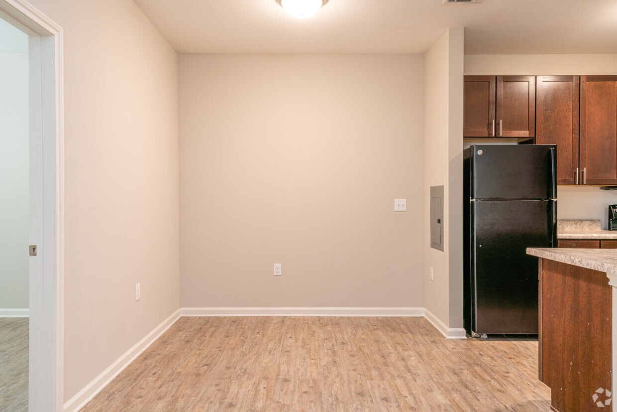 The Pointe at Crestmont - 5602 Selinsky Rd Houston, TX 77048 ...
