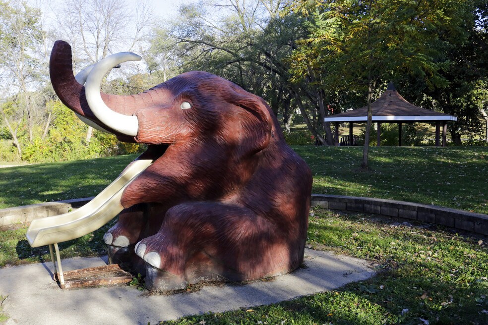 Is Fox Valley a Good Place To Live in Aurora IL? - Neighborhood Guide ...