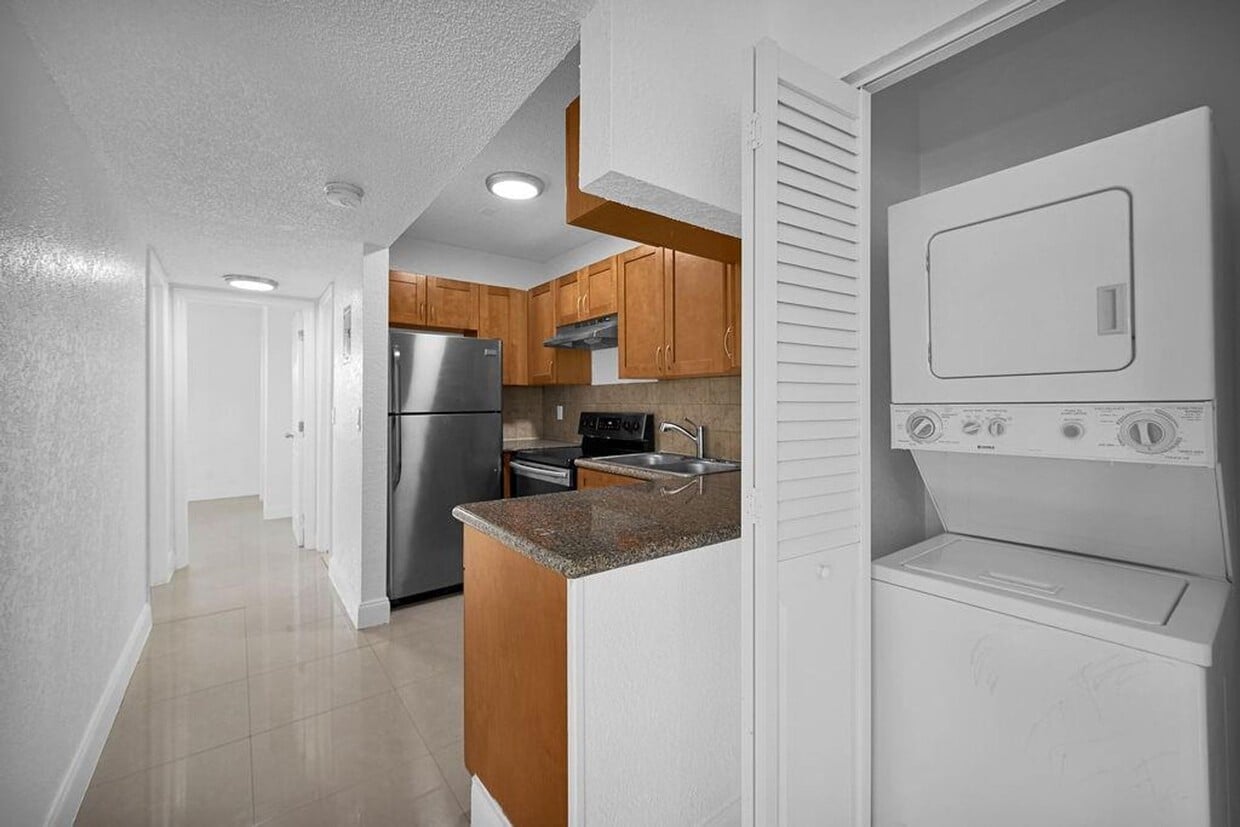Waterford Villas - 551 Kathy Ct Margate, FL 33068 - 6954 Sw 5th St ...