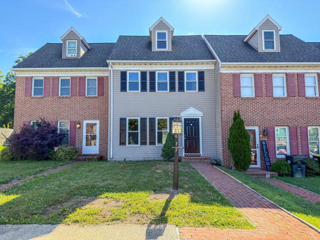 17 Pheasant Ln, Lititz, PA 17543 - Townhome Rentals in Lititz PA ...